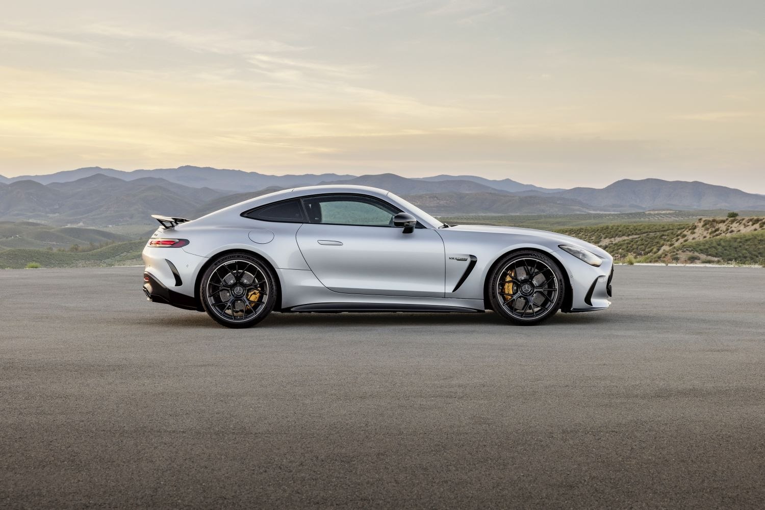 Mercedes-Benz AMG GT (C192) 55 V8 (476 Hp) 4MATIC+ AMG SPEEDSHIFT MCT 9G